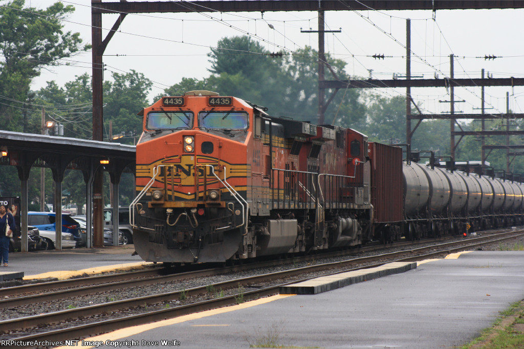 BNSF 4435